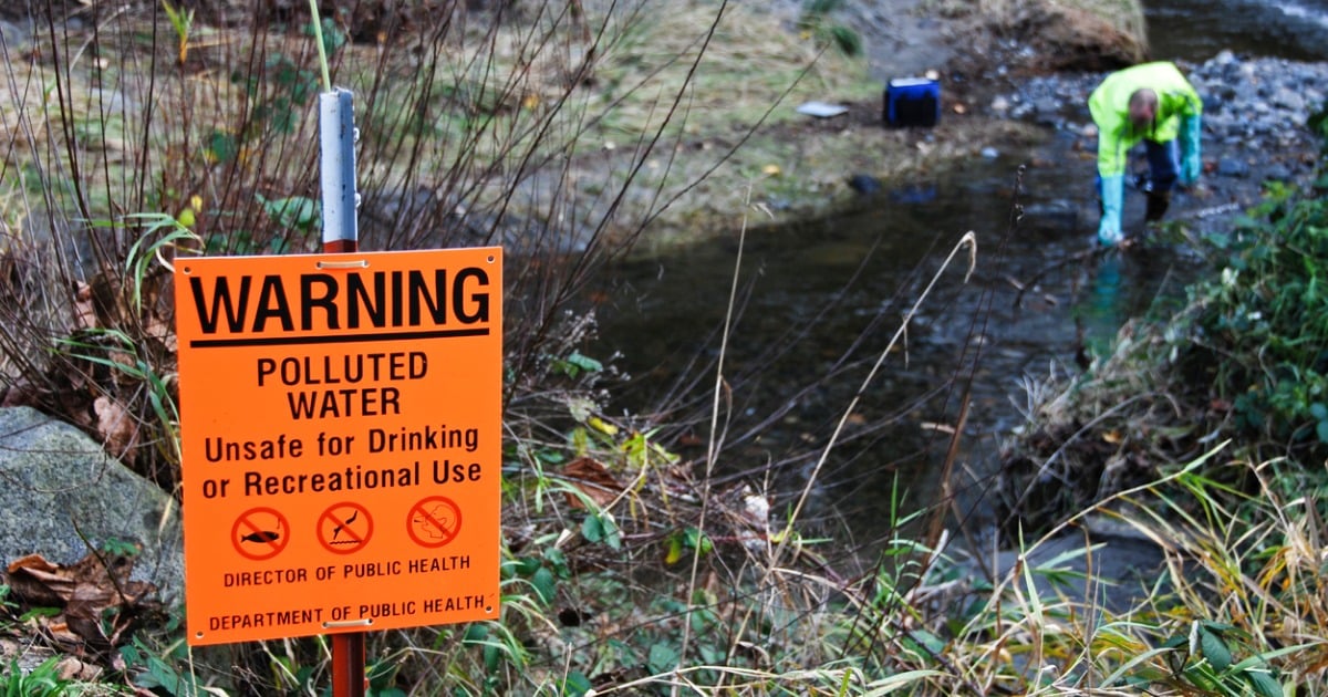 What Does Contaminated Water Do to the Human Body?